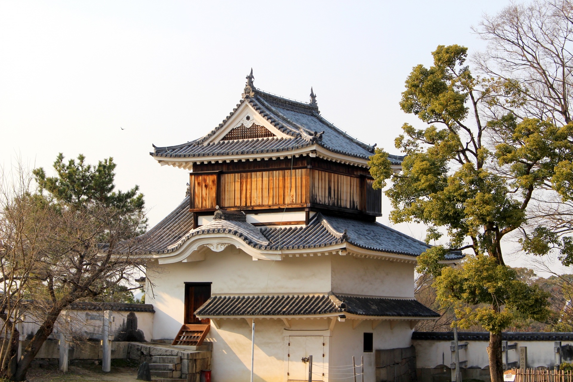 Okayama Castle, a black and beautiful Japanese castle. | Japanese Local ...
